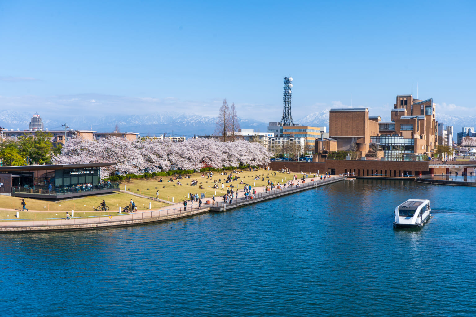 ANA Crowne Plaza Hotel Toyama - Toyama City Tourism Association ...